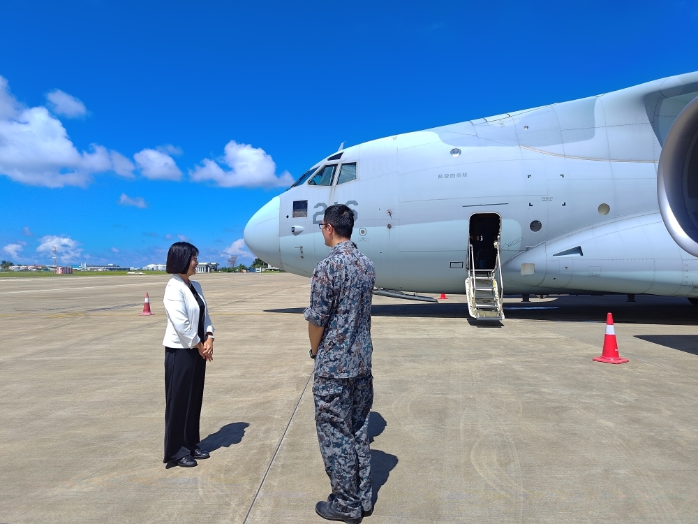 Visit by the C-2 transport aircraft of the Japan Air Self-Defense Force ...